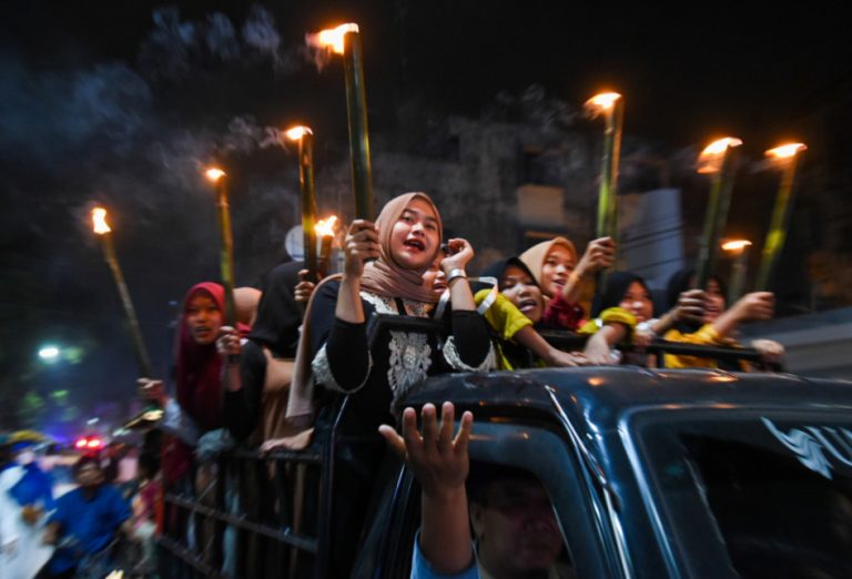 Tradisi Pawai Obor Ramadhan: Cahaya Yang Menyatukan » Dashofinsight